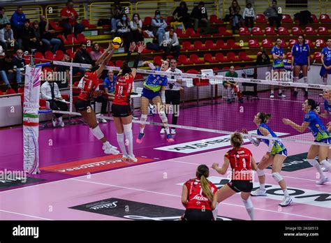 Federica Carletti 5 Of Wash4green Pinerolo In Action During Volley
