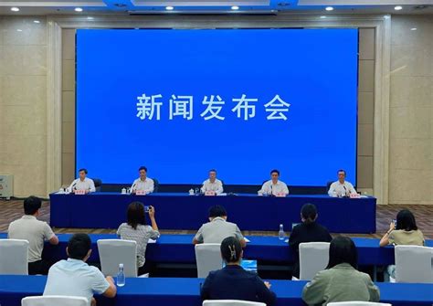 南宁调整停车收费标准！即日起取消非机动车停放收费 ，机动车可免费停放30分钟道路停车位桂林