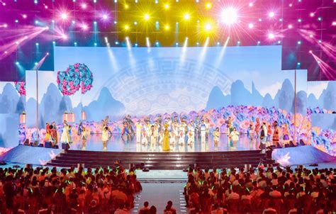 壮族三月三八桂嘉年华暨第24届南宁国际民歌艺术节闭幕式大地飞歌2023广受赞誉 广西 文化 广播