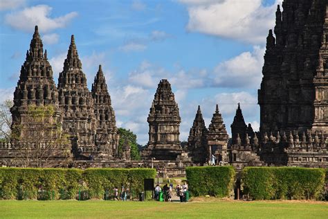 Berkunjung Ke Candi Candi Bersejarah Di Indonesia Blog KlikIndomaret