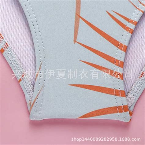 Купальники для мамы и дочки летние Семейные комплекты с принтом купальники для мамы и дочки