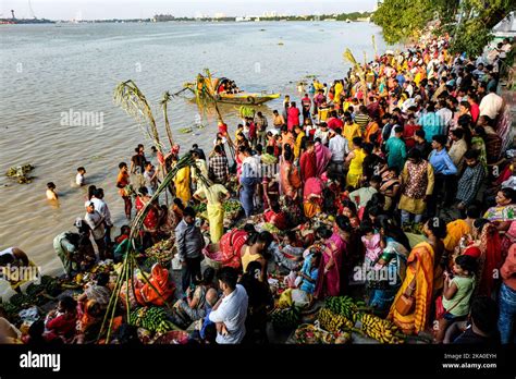Kolkata India 30th Oct 2022 Hindu Devotees Are Seen Performing
