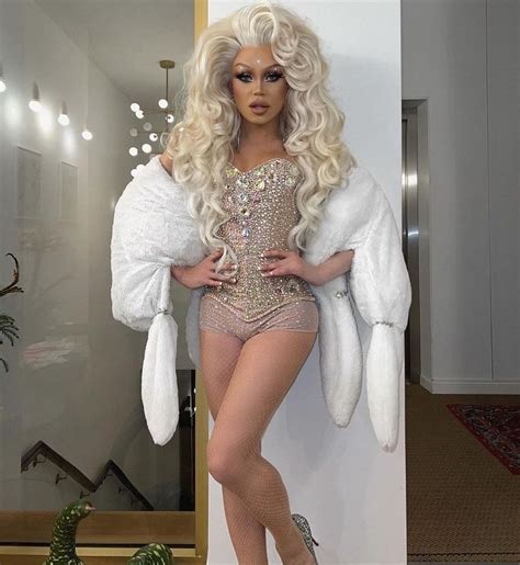 Victoria Shakespears Vivacious Drag Eclipse Victoria Sigourney