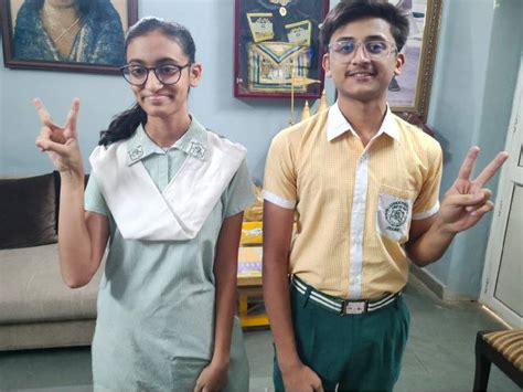 Naman Became The Topper Of Class 10th By Scoring 9867 Marks In Jhansi