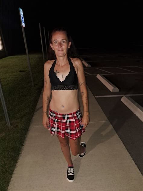 Short Skirt In The Park 10 Pics Xhamster