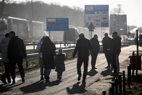 Nieoficjalnie Nawet mln uchodźców z Ukrainy przybędzie do Polski Rząd szykuje się na ich