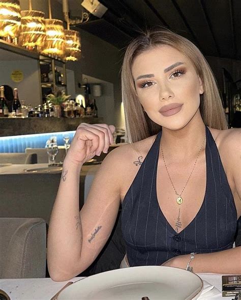 Melis Buse Betkayan La Sevgilisi Kavga Etti Onedio