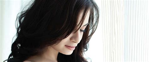 X Resolution Dia Mirza Hot Pics X Resolution Wallpaper Wallpapers Den