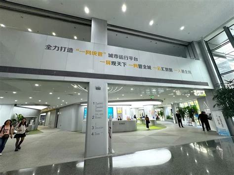 上海首个政务服务大模型在徐汇上线，真人窗口会被ai取代吗？澎湃号·政务澎湃新闻 The Paper