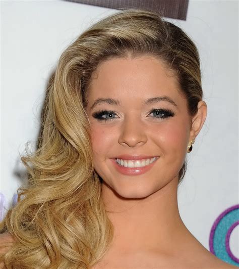 Sasha Pieterse Wearing Tight Tube Green Dress At The Gbf Premiere In