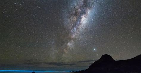 Биолюминесценция на фотографиях так выглядит ночное море Новой