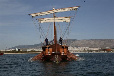 三段櫂船のオリンピアス号ギリシャで試験航海を実施 ギリシャ日本