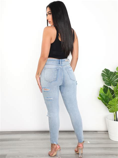 Bottoms Lauras Boutique Inc