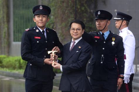 立法會保安事務委員會主席主持消防處結業會操（附圖）