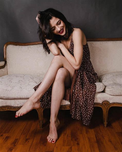 Katie Findlays Feet
