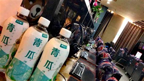 杨超越亲完把头埋进侯明昊颈窝甜度超标！