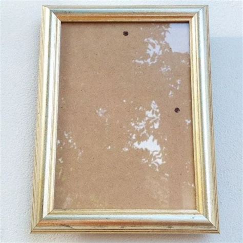 กรอบรูป วินเทจ กรอบสีทองอ่อน ไม้จริง แข็งแรง เรียบหรู ดูดี โก้มากครับ Top ด้วยกระจกด้านบน แขวน