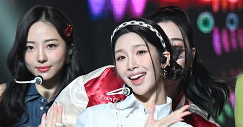 앨리스 도아 인형의 미소 포토엔hd