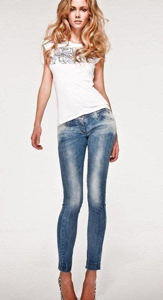 Джинсы и белая футболка не помню откуда Jeans Liposuzione