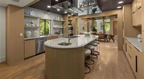 You Can Own A Strait Lane Modernist With Quite The Architectural