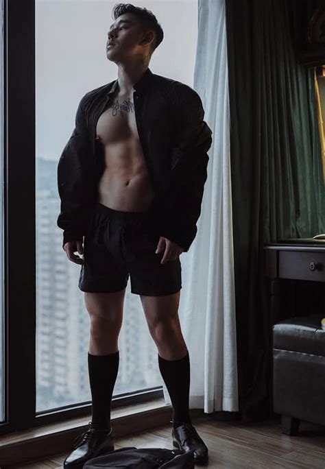 Shine Deng หนุ่มหล่อ นายแบบชาวจีนคมเข้ม ดูดีกล้ามแน่น