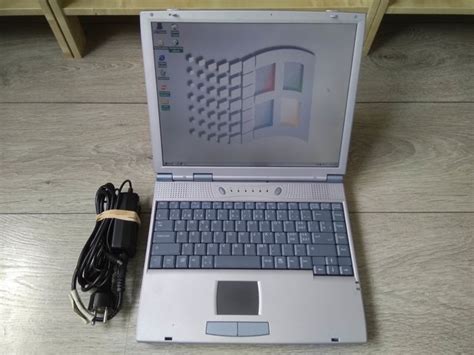Gericom 340s2 Vintage Laptop Pentium Iii 800mhz Cpu 16gb Ssd 384mb