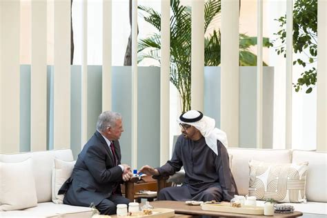 رئيس الإمارات والعاهل الأردني يؤكدان على ضرورة حل الدولتين في مسار