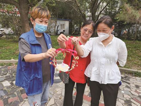 京江晚报多媒体数字报刊中秋将至节味浓