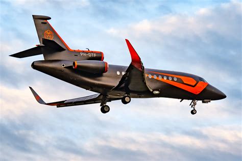 Foto S Een Inkijkje In Het Nieuwe Privejet Van Max Verstappen Landt In Nl