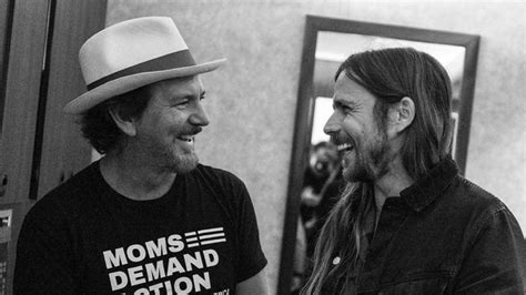 Eddie Vedder Guests With The Strokes Red Hot Chili Peppers And Lukas