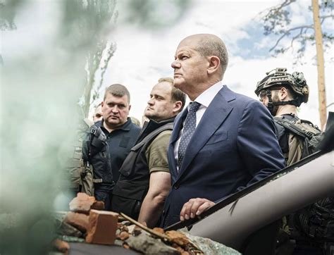 ШОЛЦ ПУТИН НЕМА ДА УСПЕЕ ДА ЈА ПОДЕЛИ ЕВРОПА Гласот на Европа