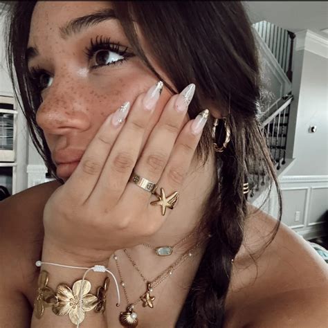 Corinne⭐️ 🛳️🌊🌅 Instagram