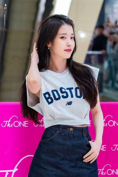 韩国女星李知恩iu出席香港活动倩影 搜狐大视野 搜狐新闻
