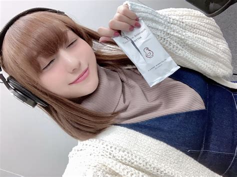 Moemi On Twitter 収録終わってただいま。 差し入れに頂いたおいしいチョコレート菓子食べて心も体も癒された♪ みんな今日もお