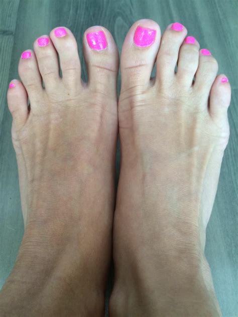 Anikka Albrites Feet