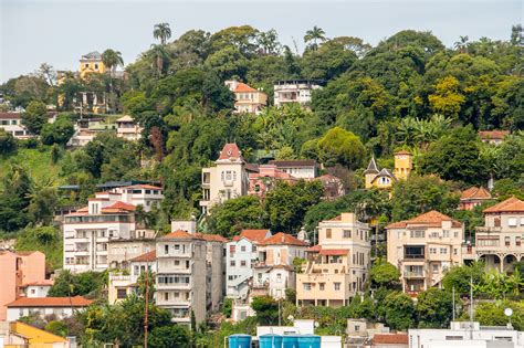 Bairro De Santa Teresa No Rio De Janeiro Pegue Carona No Bondinho