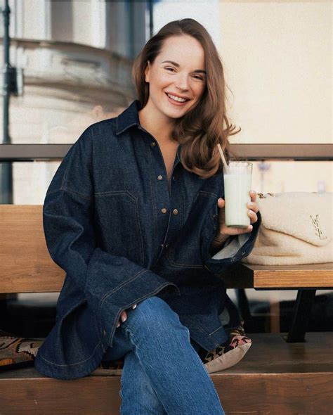 Sasha Spilbergさんのインスタグラム写真 Sasha Spilberginstagram 「Поделитесь своими любимыми кафе в Москве