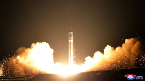 미국 전직 관리들 신고·검증 동반된 ‘동결 강조“최종 목표는 ‘완전한 비핵화”