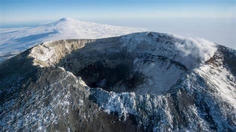 Mount Erebus Volcano Spews Gold Into Antarcticas Air