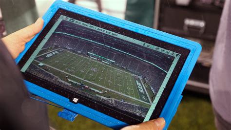 Monday Night Tablet Close Up With An Nfl Surface Tablet Photos Cnet