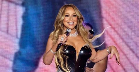 Mariah Carey Praised For Making Up Hilarious Jingle About Mopping