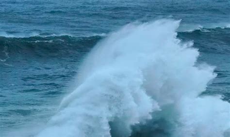 Marinha emite alerta para ondas de até 3 metros no Litoral Norte