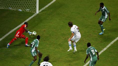Copa das Confederações veja fotos do jogo Uruguai x Nigéria