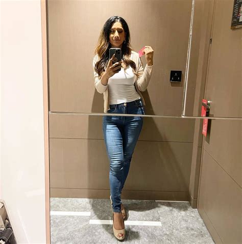 Reshmin Chowdhurys Feet