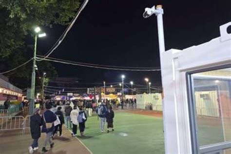 Smart Sensing Empowers Crowd Counting For Flower Markets And