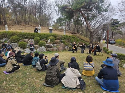 구리시 역사·음악 어우러진 ‘망우 힐링 산책 탐방프로그램 운영오는 30일까지 매주 수요일 진행 중앙신문