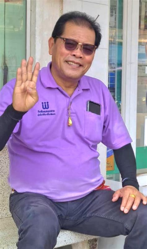 สถานีหนองคาย ผู้สมัครนายกเทศมนตรี นำโดยนายสังวาลย์ ริมเขาใหญ่ เบอร์ 4 พร้อมด้วยผู้สมัครสมาชิก