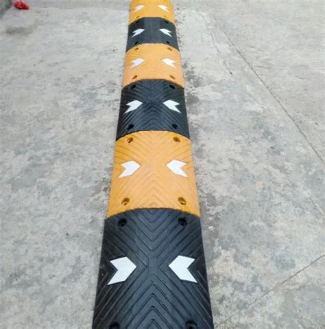 Yellow And Black Heavy Duty Rubber Speed Hump For Road At ₹ 1300meter