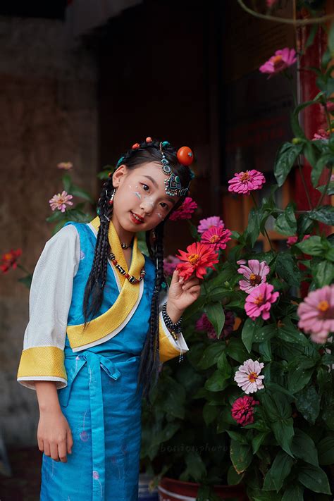 藏服写真愿你成长，愿你落落大方～巴年 站酷zcool