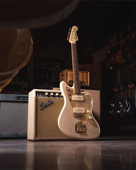 895 Likes 1 Comments Vintage Guitar Nerds™ Vintageguitarnerds On